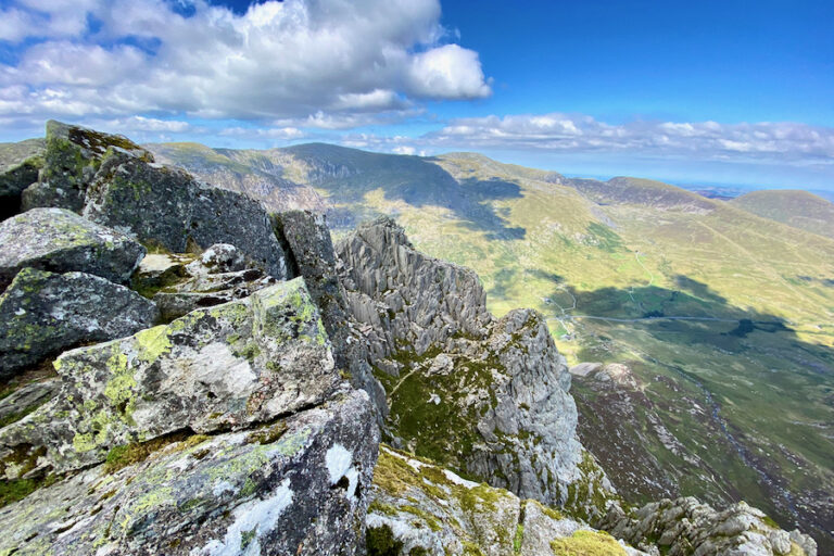 Climbing Overlapping Ridge Route (First Pinnacle Rib), Tryfan - Grow ...