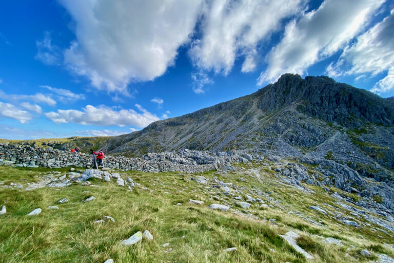 Climbing Overlapping Ridge Route (First Pinnacle Rib), Tryfan - Grow ...